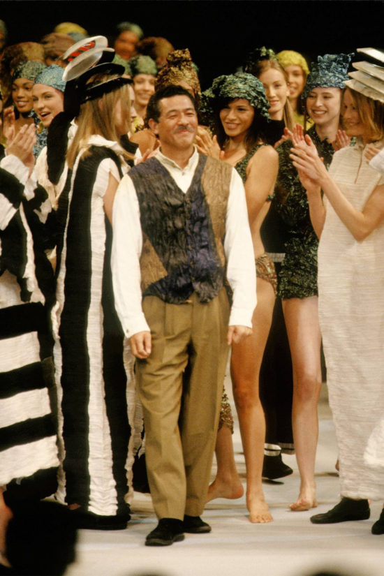 Ha fallecido Issey Miyake, el humanista de la moda