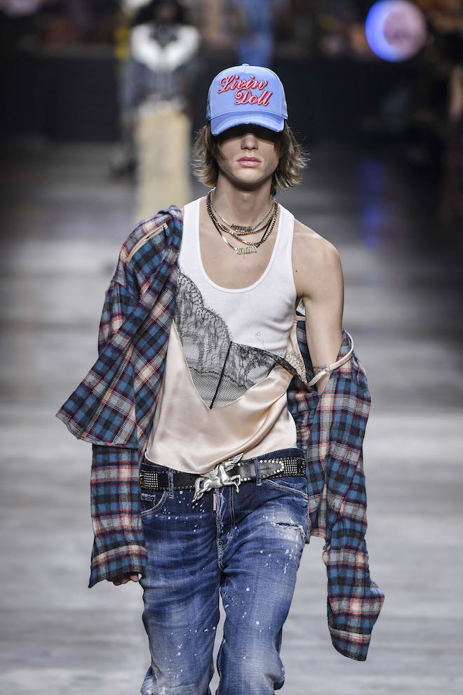 ¿Vuelve a primer plano la moda grunge?